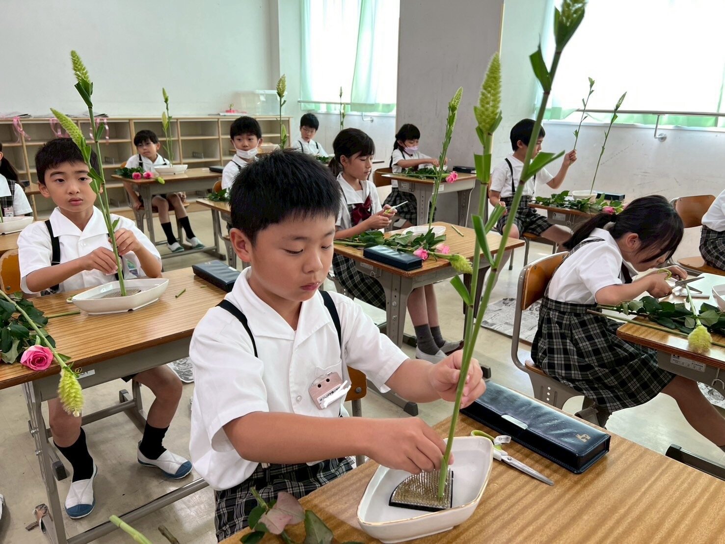 華道体験〈3年生〉 | はつしば歳時記 | はつしば学園小学校