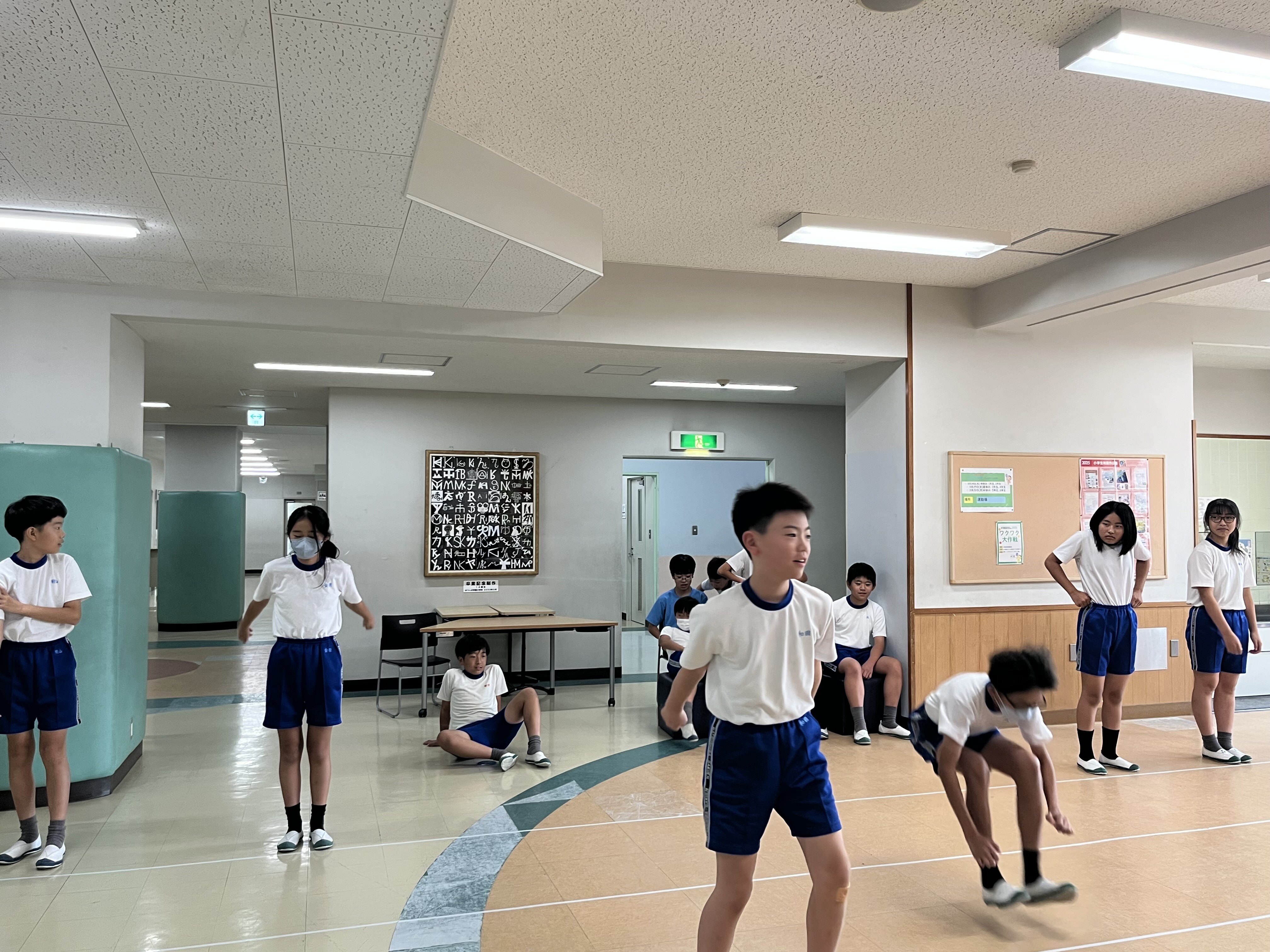 体育の授業（立ち幅跳び）（6年） | はつしば歳時記 | はつしば学園小学校